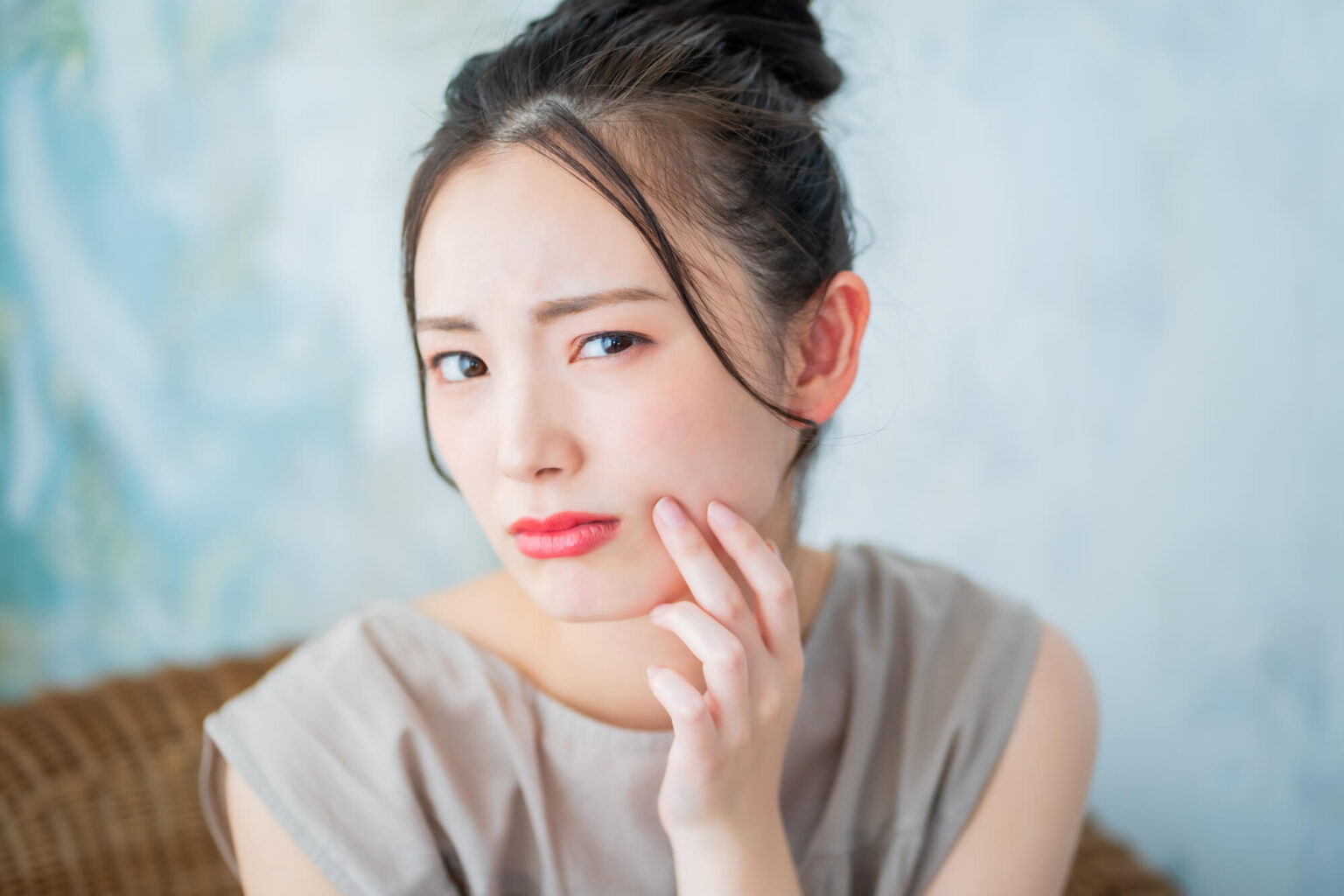 小顔矯正はやめた方がいい？小顔施術の選び方徹底解説 ｜ 美cuol(ビキュール)